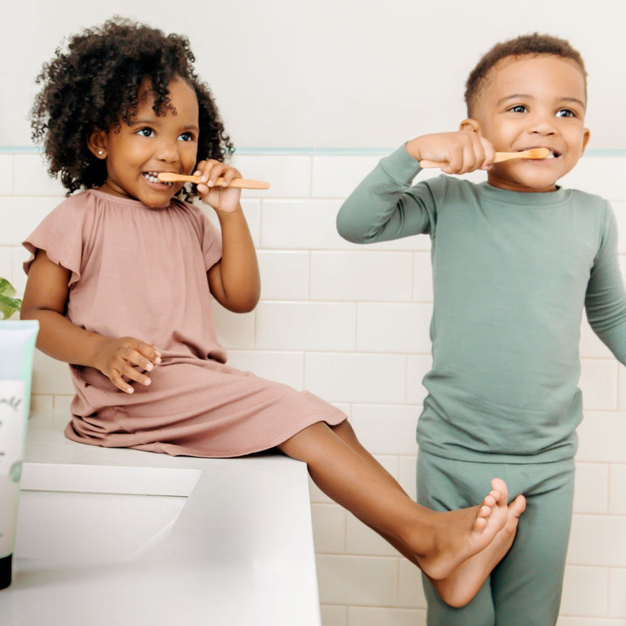 How to Brush Baby Teeth: A Mama’s Guide to Oral Care | Tubby Todd